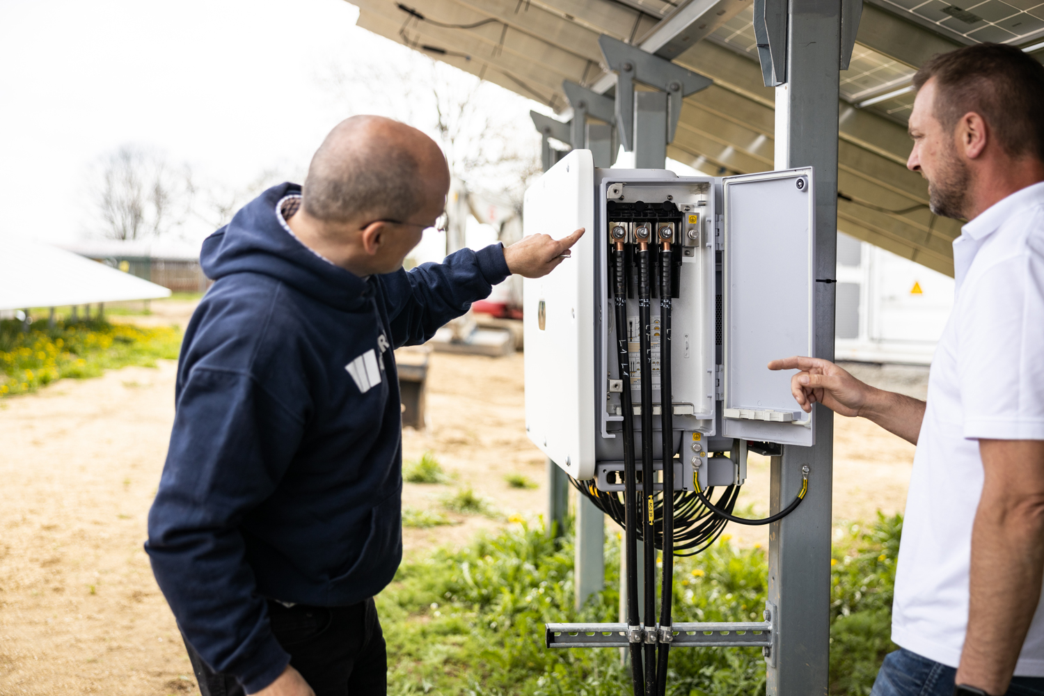 SPM GmbH präsentiert Huawei's Smart Transformer Station im Solarpark ...